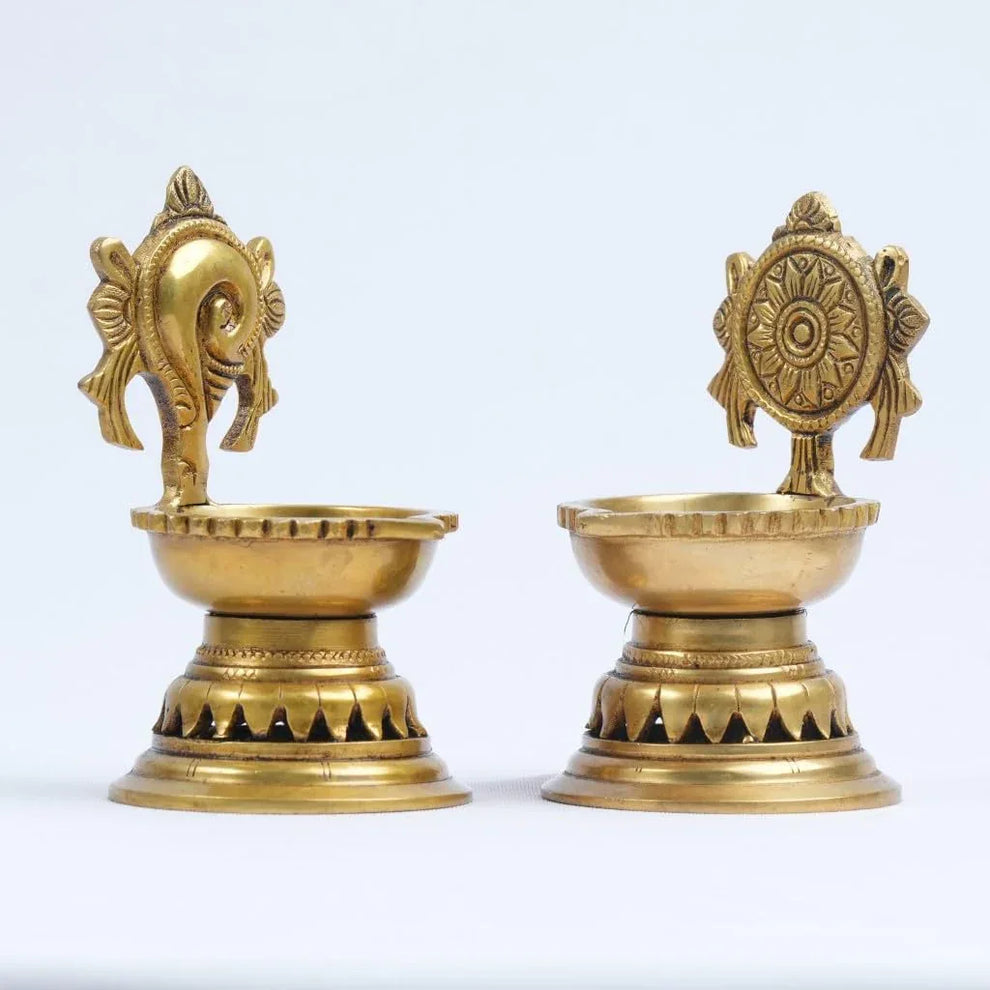 Traditional Brass Shanku Chakra Puja Lamp – ArtyCraftz